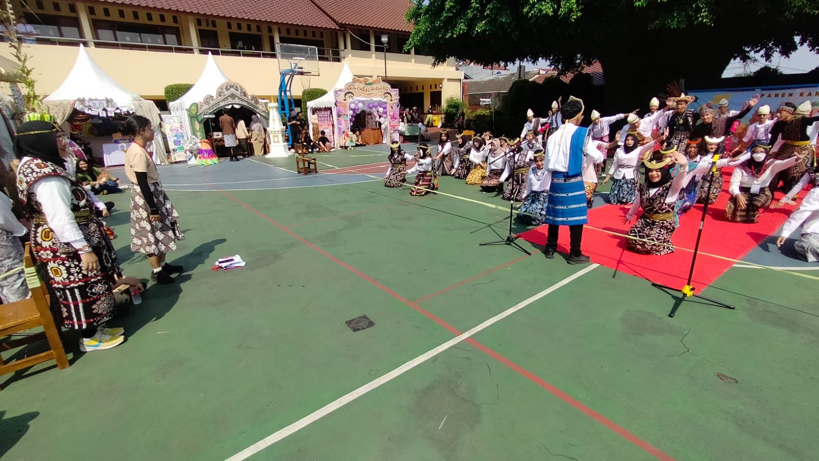 P5 di SMAN 2 Depok : Pertunjukan dan Gali Profil 12 Provinsi di Indonesia