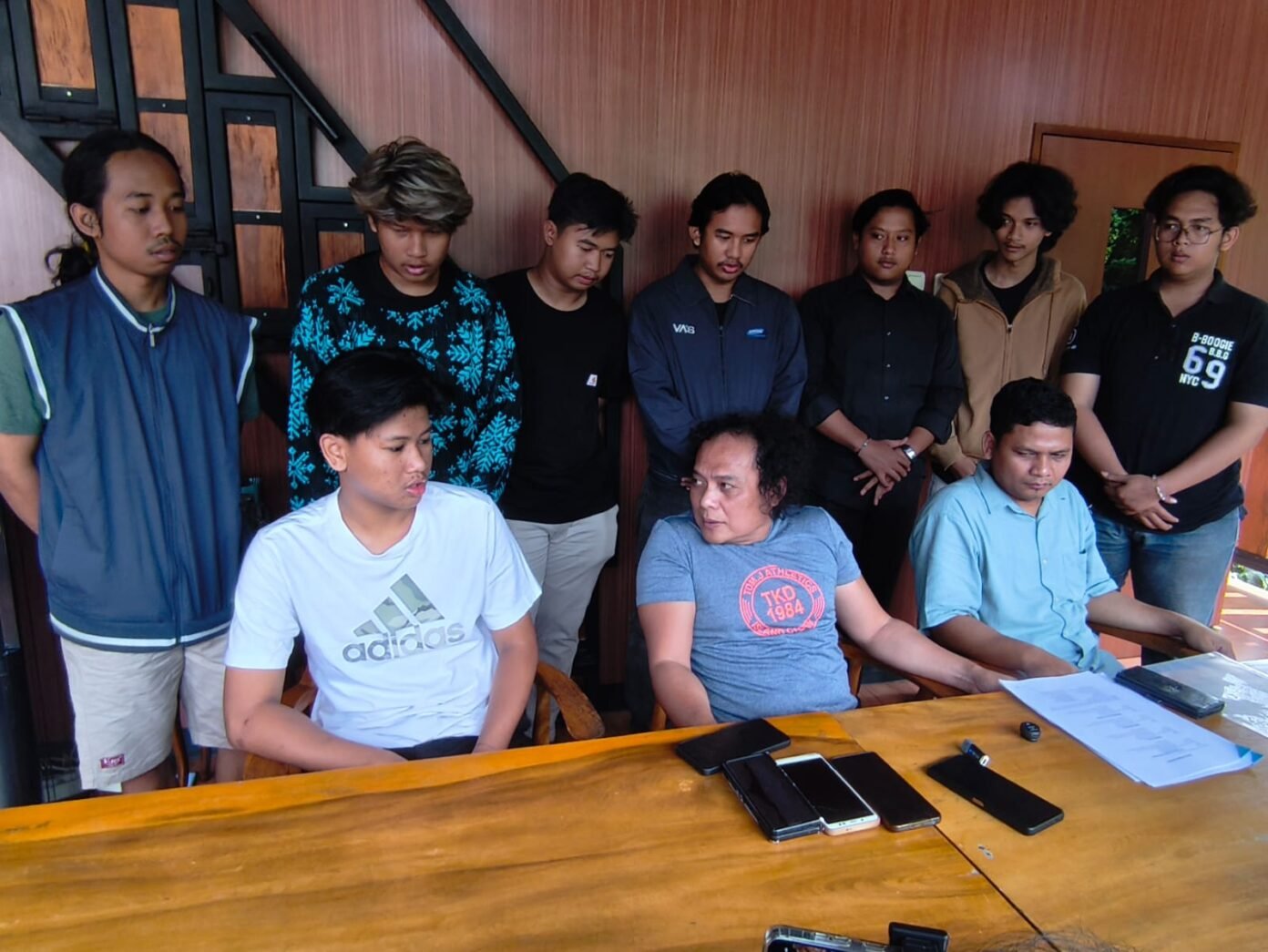 Mahasiswa JGU Depok Ngadu ke Deolipa Yumara Soal Permasalahan Kampus